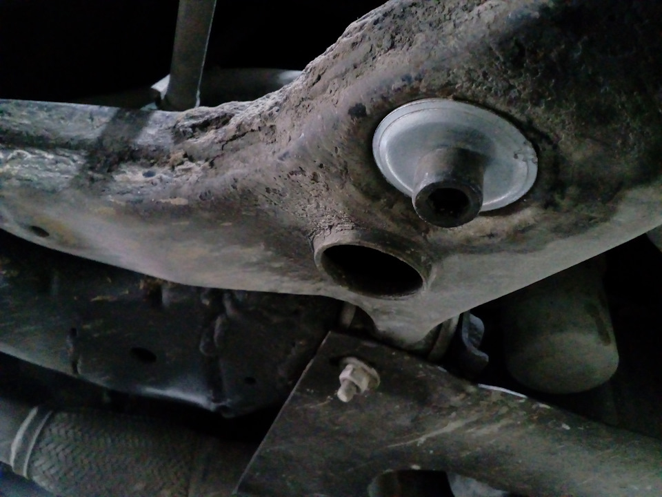 Усиленные стойки стабилизатора — Mitsubishi Lancer IX, 1,6 л, 2004 года ...