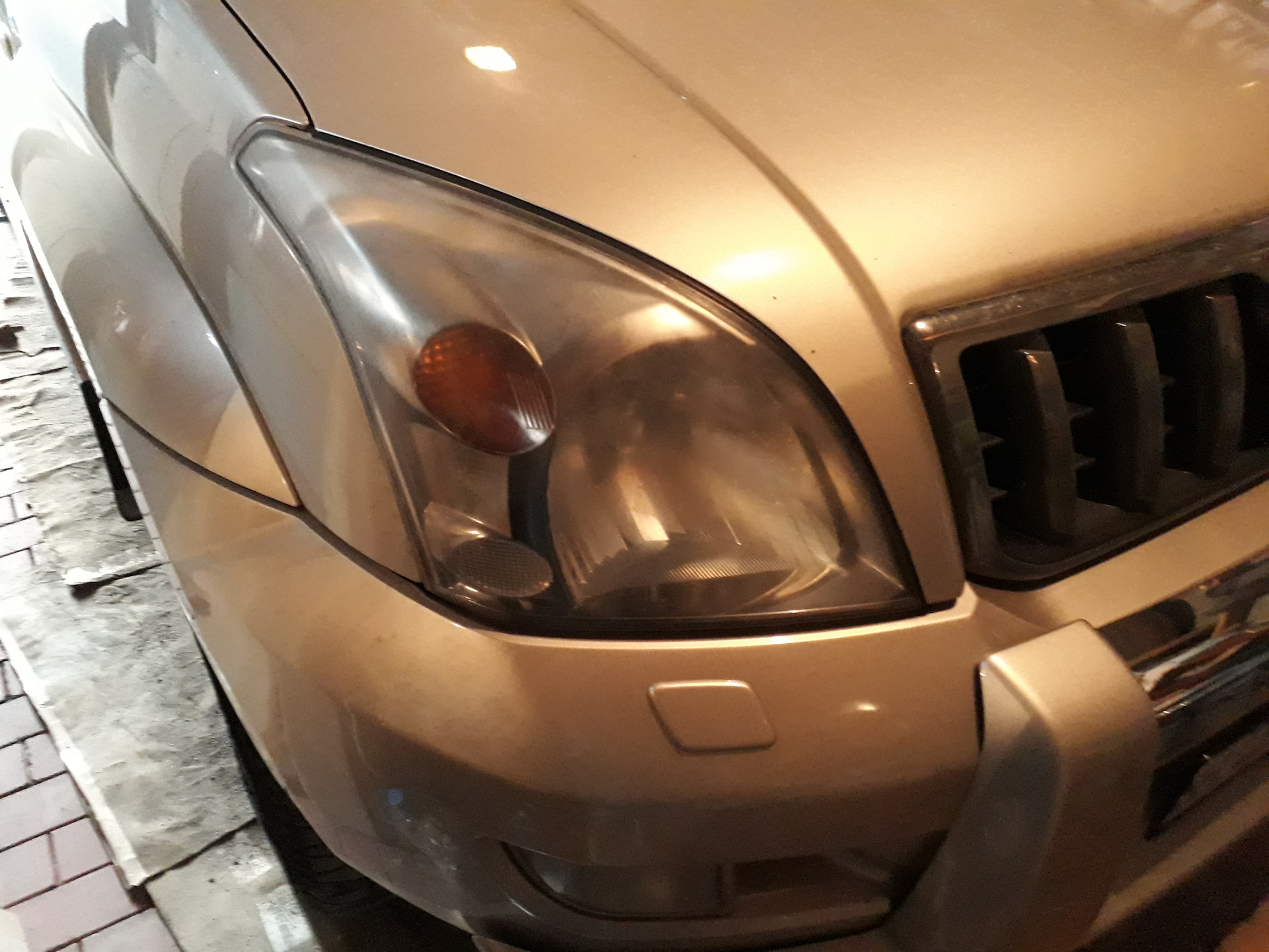 Замена стекол фар — Toyota Land Cruiser Prado 120-series, 4 л, 2008 ...