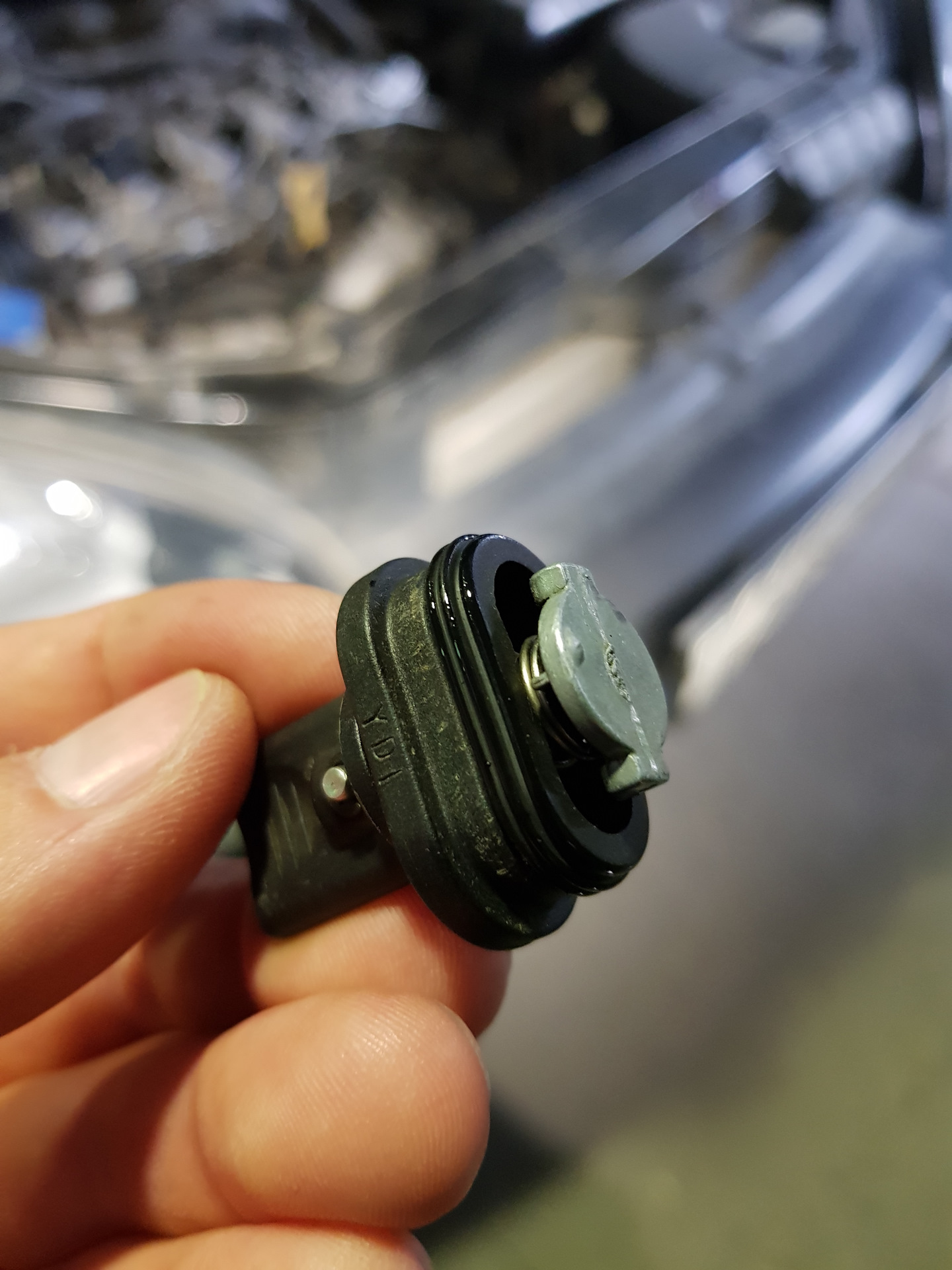 Замена резиновых колец на заглушках. — Hyundai Tucson (JM), 2 л, 2008 ...