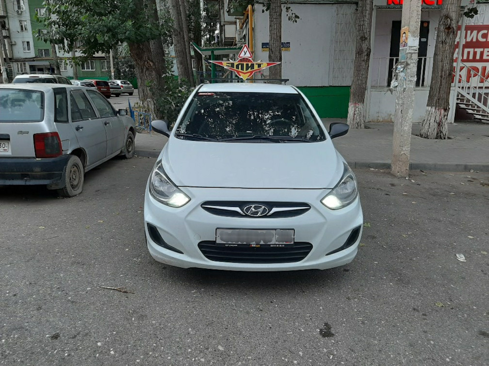 ДХО + поворотники — Hyundai Solaris Hatchback, 1,4 л, 2011 года | стайлинг | DRIVE2