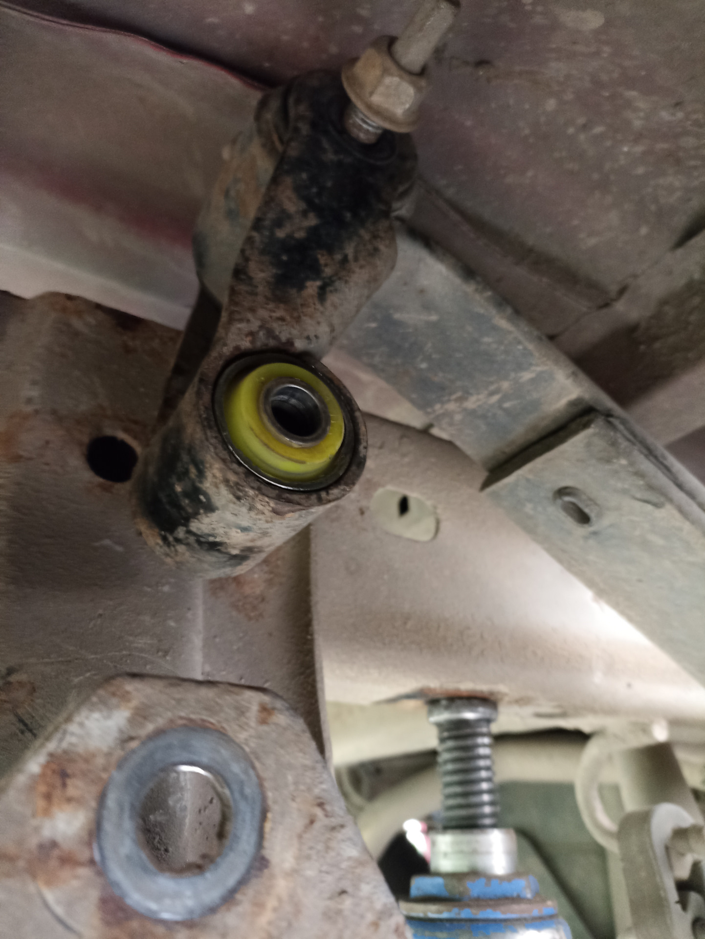 Замена салентблока шакла рессоры Silverado — Chevrolet Silverado (K2XX ...