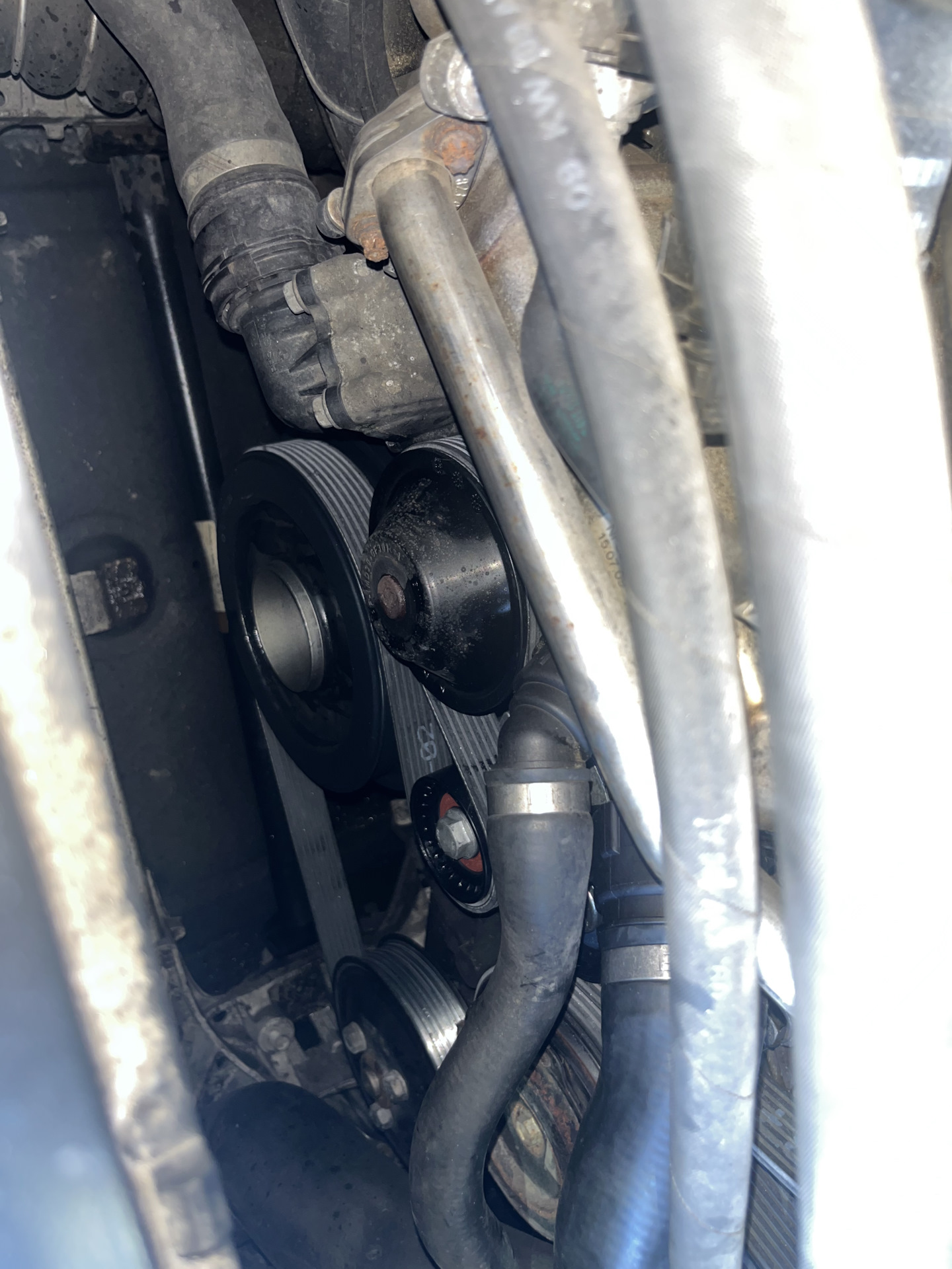 18. Замена патрубка системы охлаждения, соединительного фланца ...