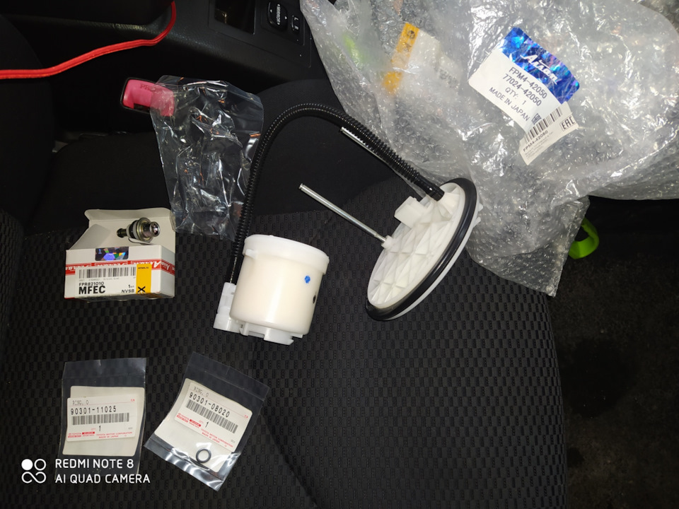 Замена топливного фильтра и чистка дроссельной заслонки — Toyota RAV4 ...