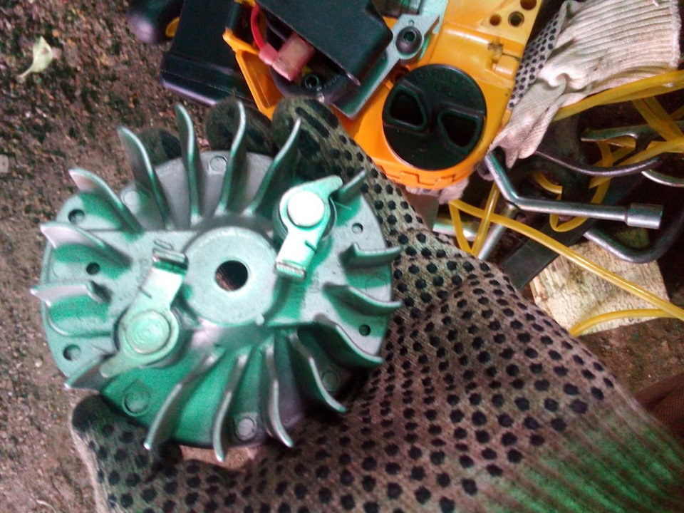 Бензопила Partner P351 — Полный обзор конструкции, мнение — НАКИПЕЛО ...