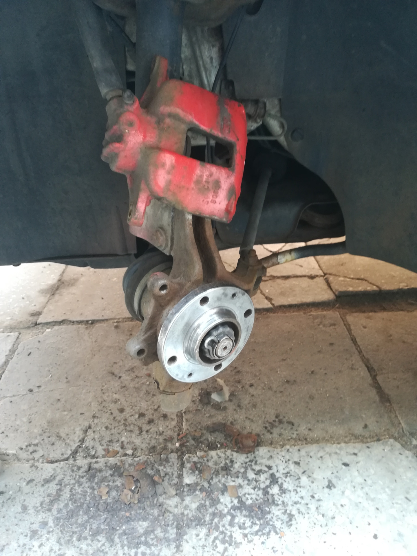 Тормозные диски (перед) и колодки — Peugeot 307, 2 л, 2002 года ...