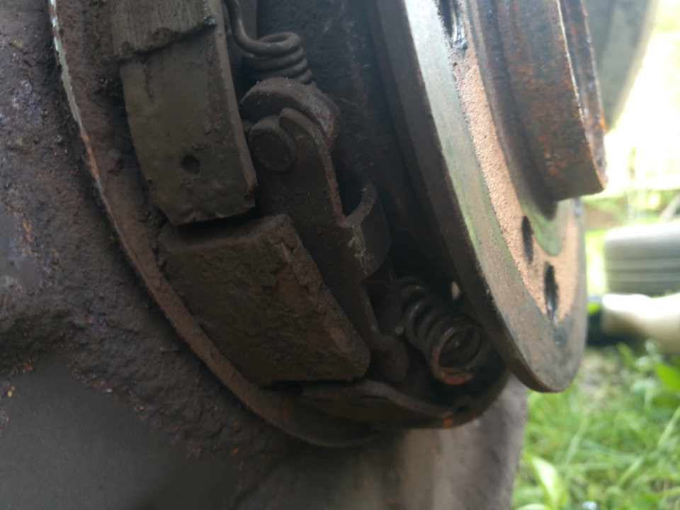 Замена стояночного тормоза — Mercedes-Benz E-Class (W124), 3,2 л, 1993 ...