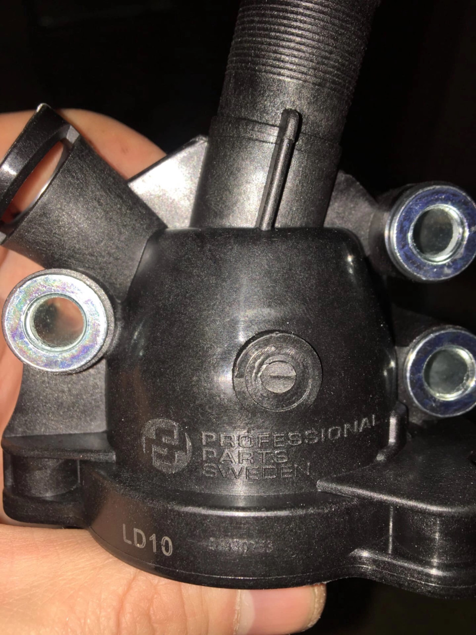 Замена корпуса термостата и термостата 82гр. 2,5т — Ford Focus ...