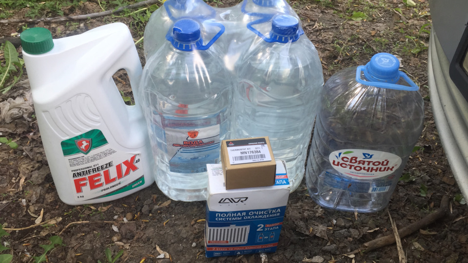 Замена термостата и антифриза с промывкой — Mitsubishi Colt VI, 1,3 л ...