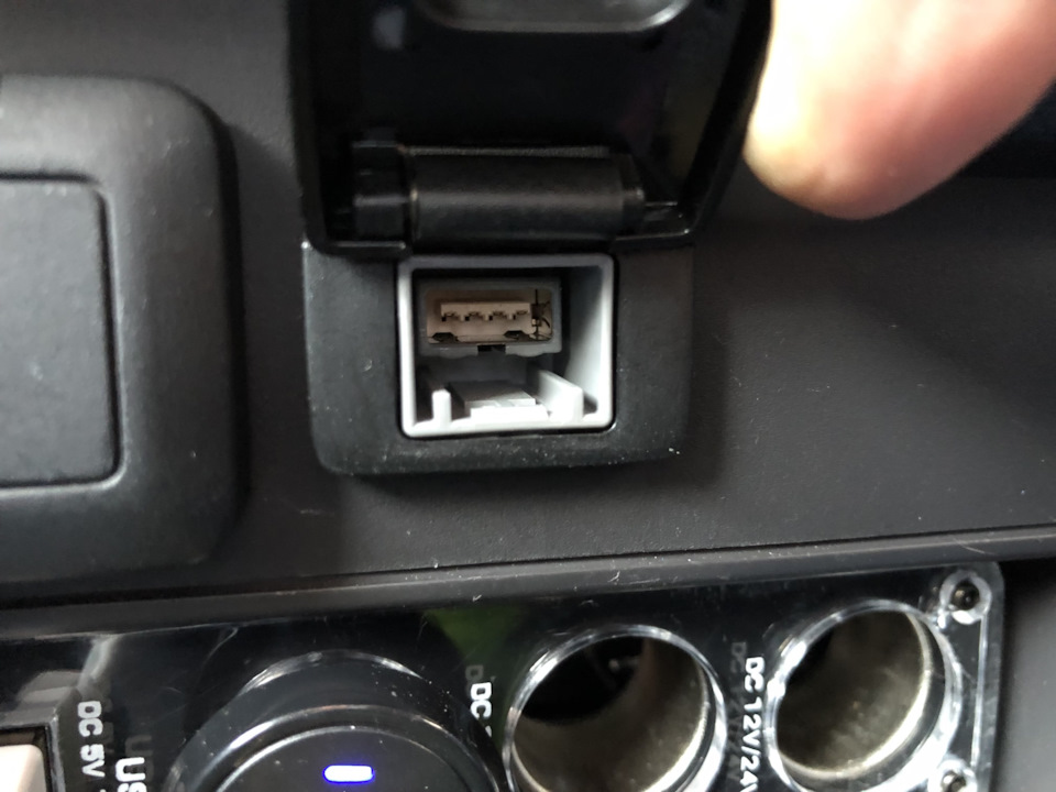 Ремонт разъёме USB port Honda — Honda Stepwgn (4G), 2 л, 2011 года ...
