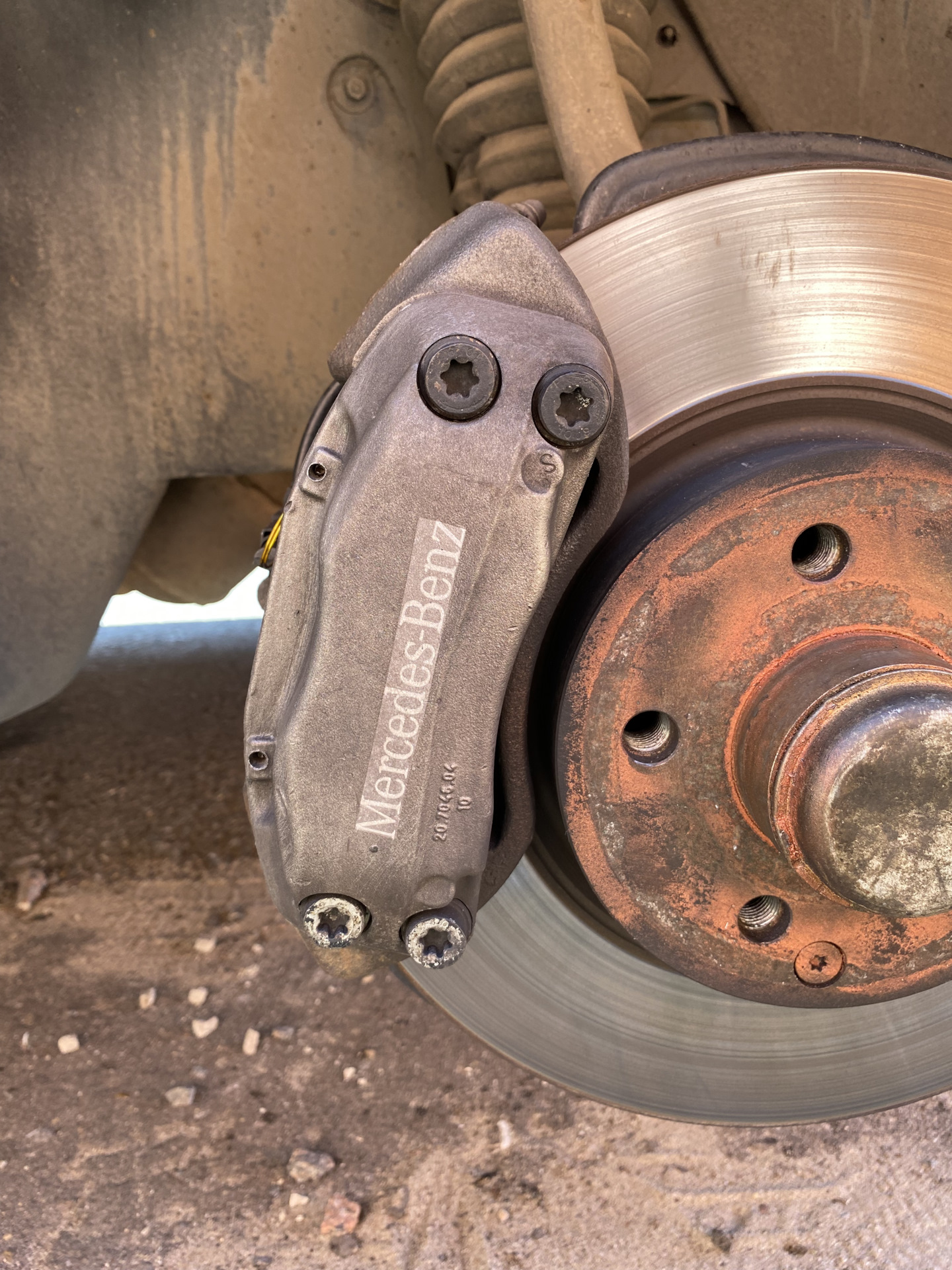 Освежил суппорта — Mercedes-Benz E-Class (W211), 3,2 л, 2004 года ...