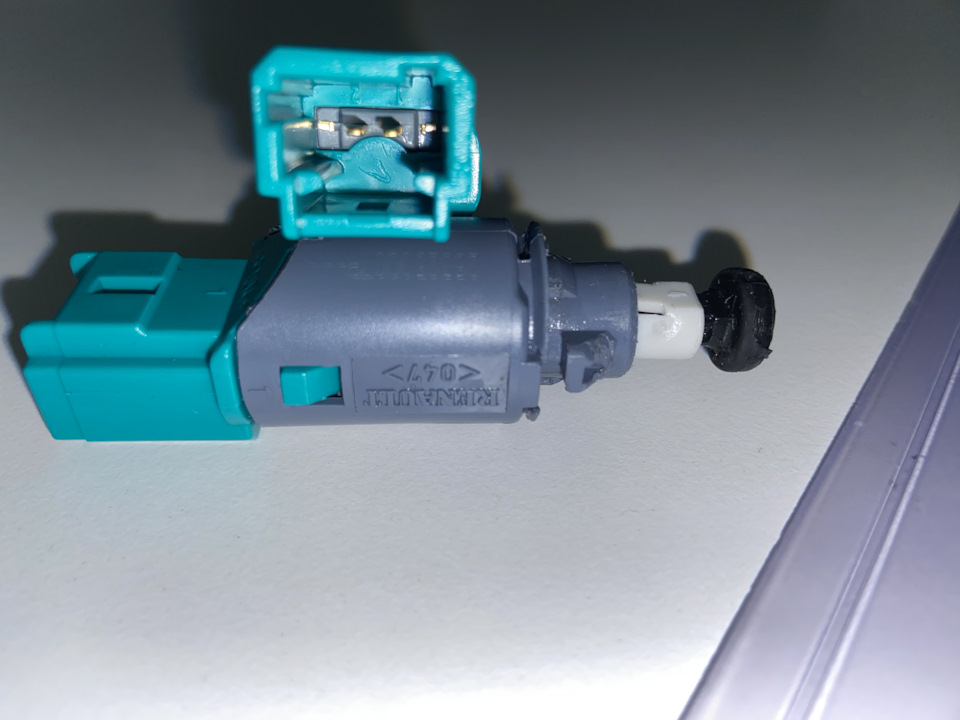 Замена датчика положения педали сцепления Лада Веста — Lada Vesta (1G ...