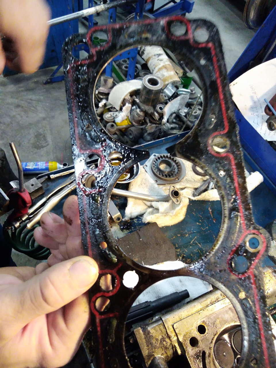 Замена прокладки ГБЦ — Chevrolet Evanda, 2 л, 2003 года | поломка | DRIVE2