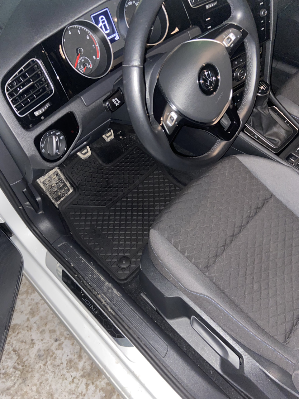 Немецкие ковры в салон ч.1 — Volkswagen Golf Mk7, 1 л, 2019 года ...
