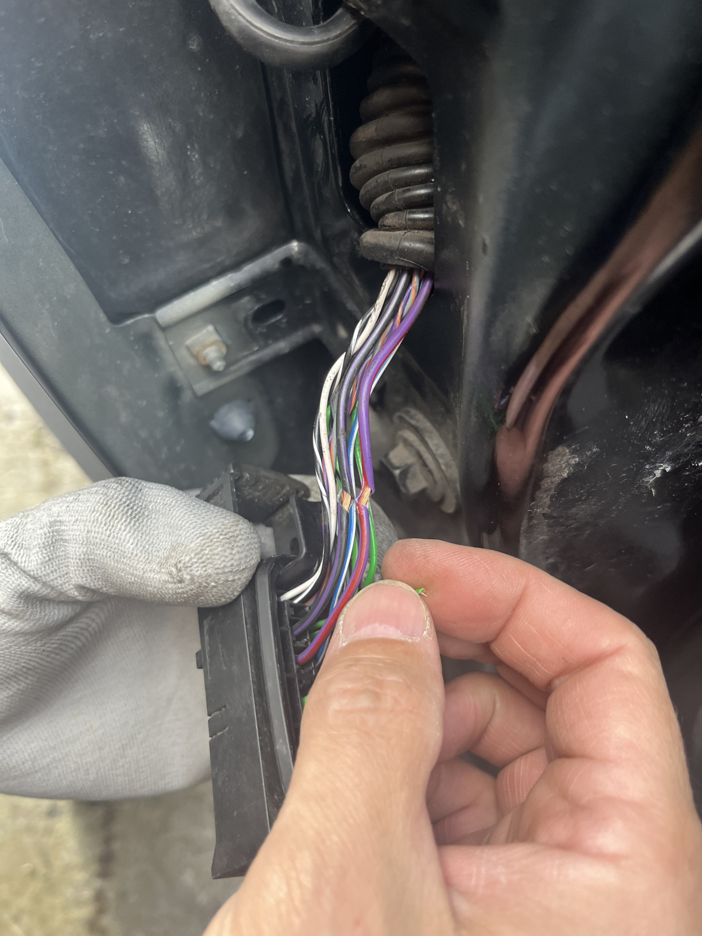 Ремонт проводки водительской двери и замена петель. — Volvo XC70 III, 2 ...