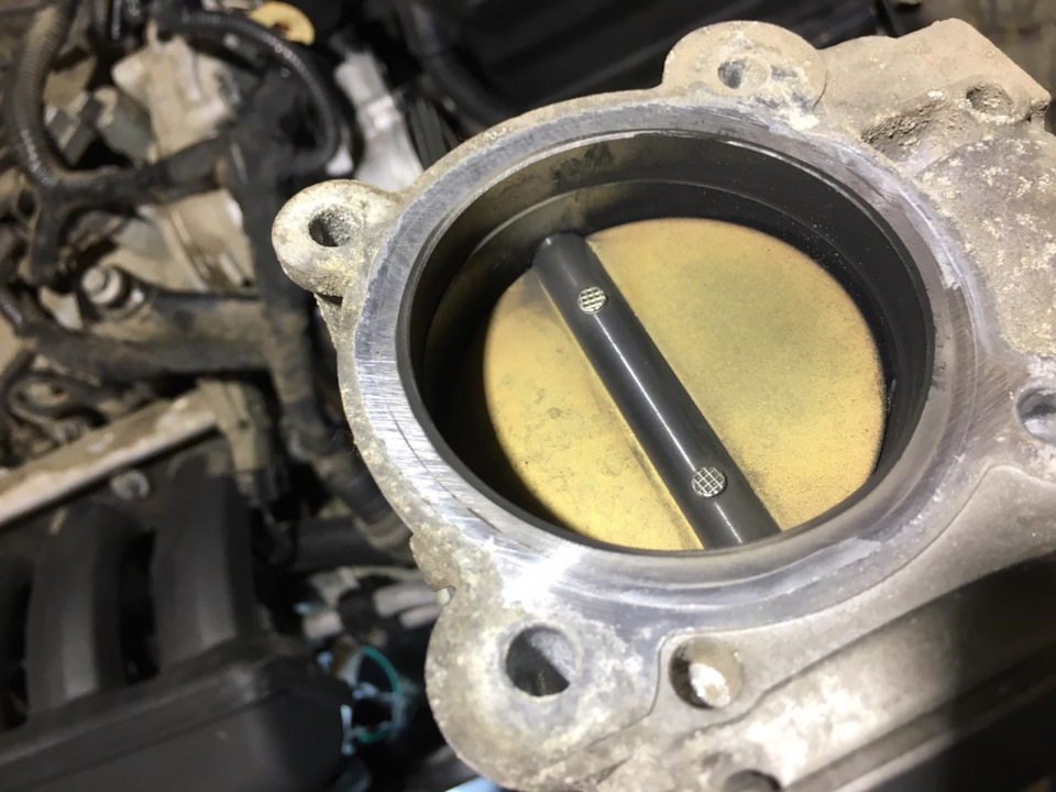 переуплотнее вакумника и замена свечей — Volvo XC70 III, 3,2 л, 2008 ...