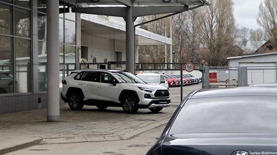 Покупка TOYOTA RAV4 в 2025 году, привезенной по параллельному импорту у ...
