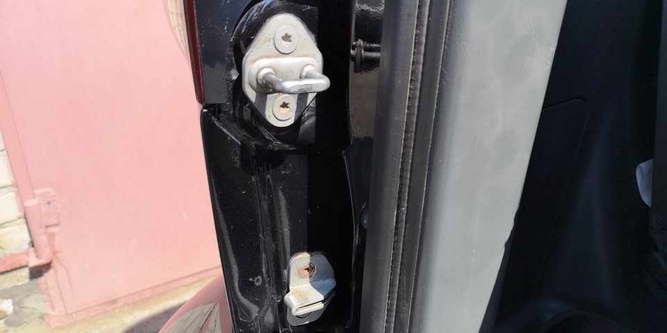 Замена ограничителя, стопора и скобы пятой двери на TLC 120 Prado ...