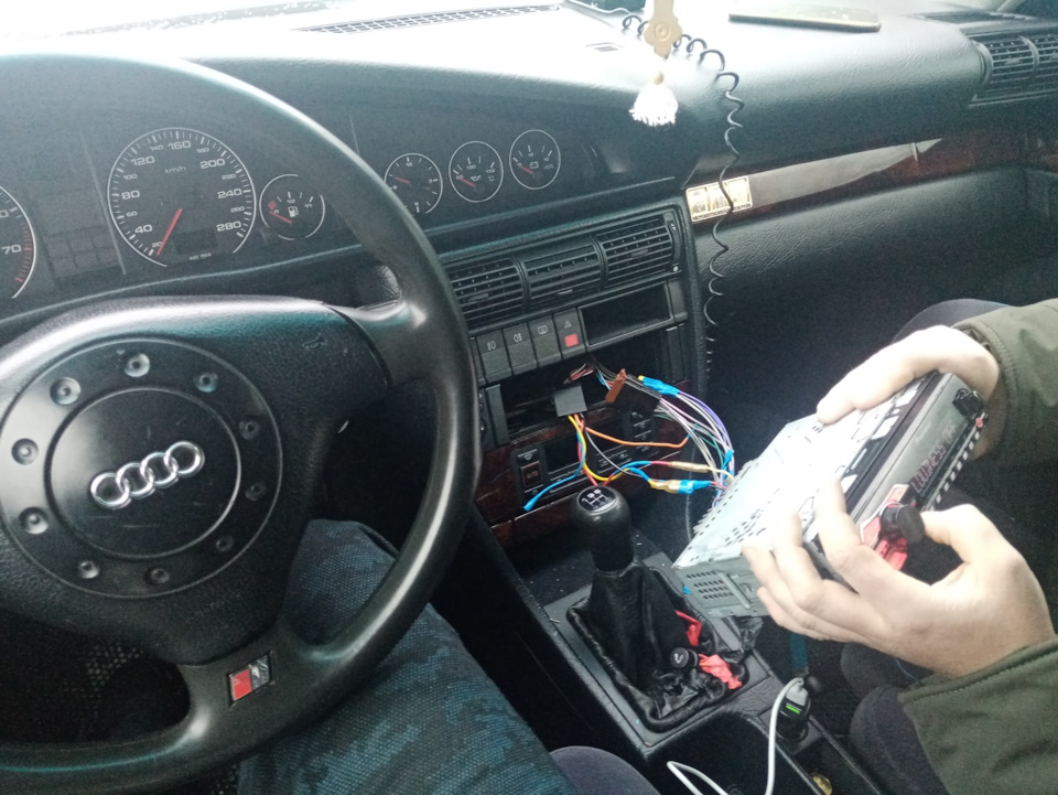 Музыка — Audi A6 (C4), 2,6 л, 1995 года | автозвук | DRIVE2