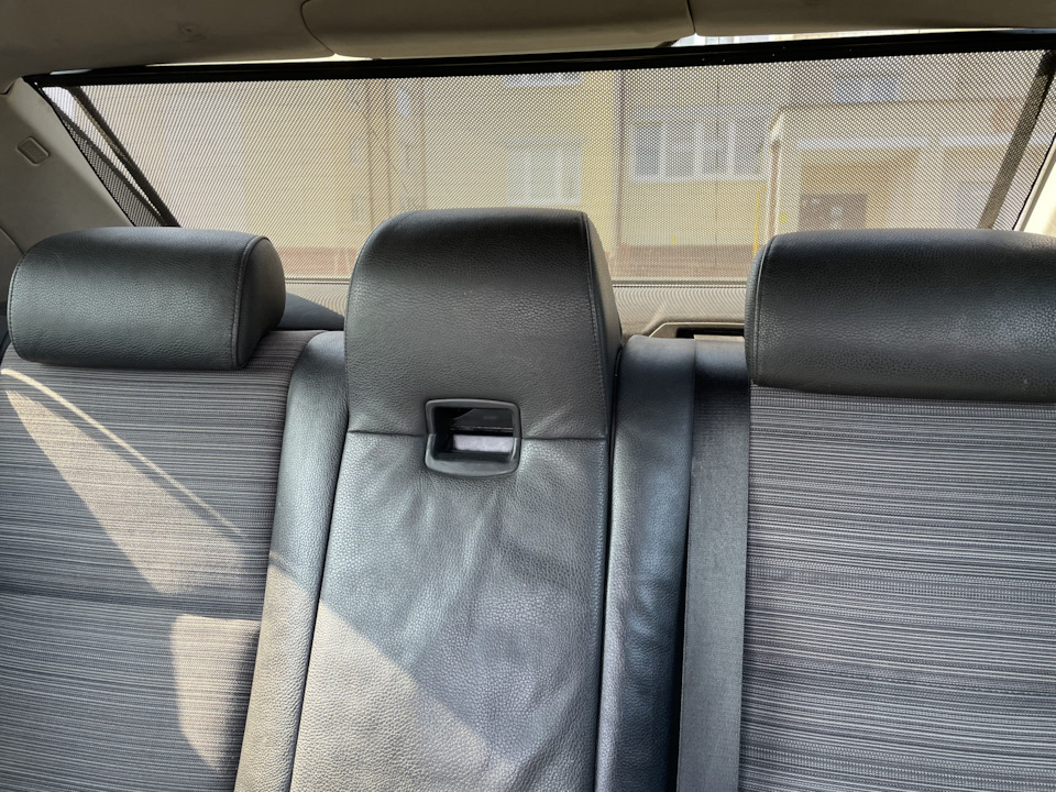 Электро шторка заднего стекла — BMW 5 series (E60), 2,5 л, 2005 года ...