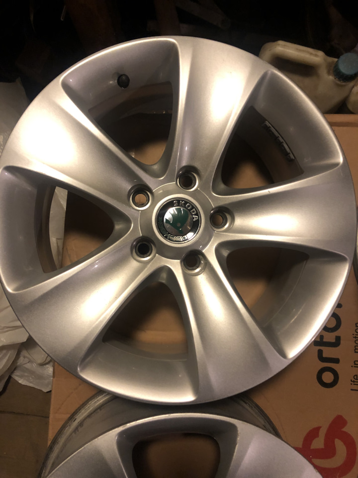 Литые диски Ronal 7Jx16 ET45 5x112 на Skoda Octavia A5 Mk2, Skoda ...