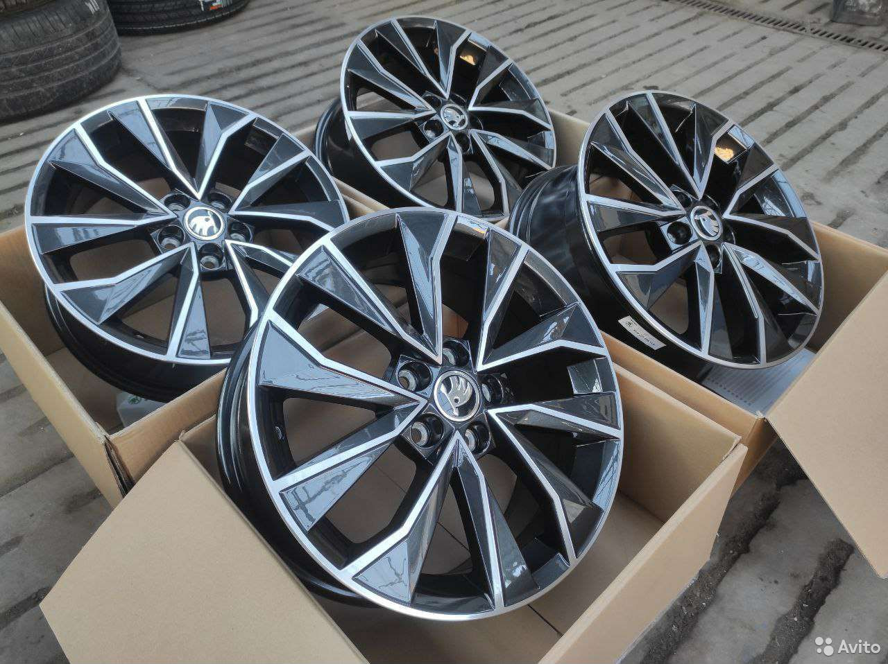 Помогите! Муки выбора с дисками Italia Black R16 7J — Skoda Rapid (1G ...