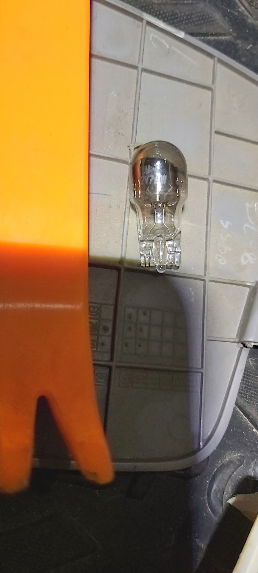 Замена ламп фонарей — Mitsubishi Pajero Sport (2G), 2,5 л, 2010 года ...