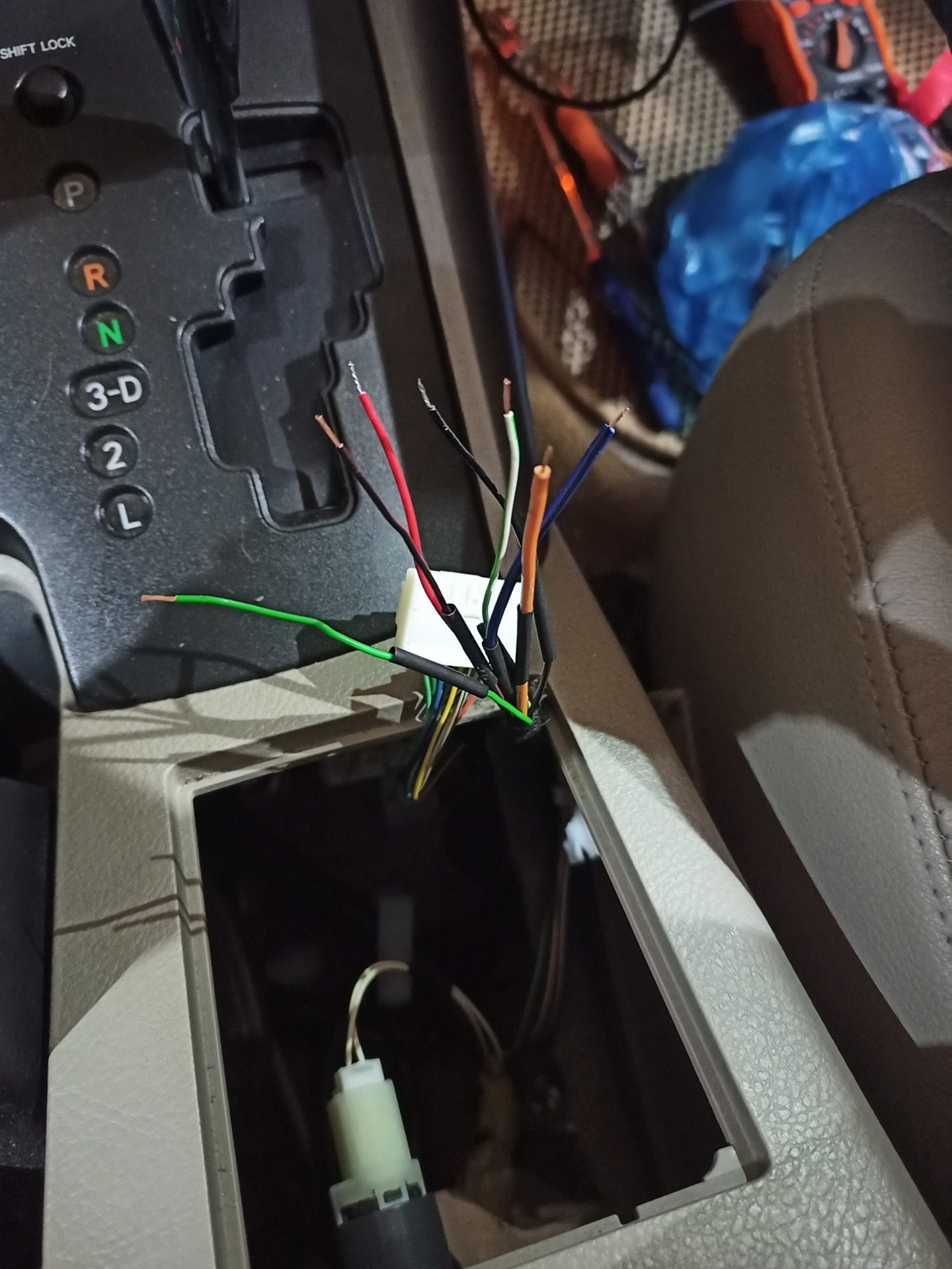Перенос кнопки подогрева сидений — Toyota RAV4 (III), 2 л, 2007 года ...