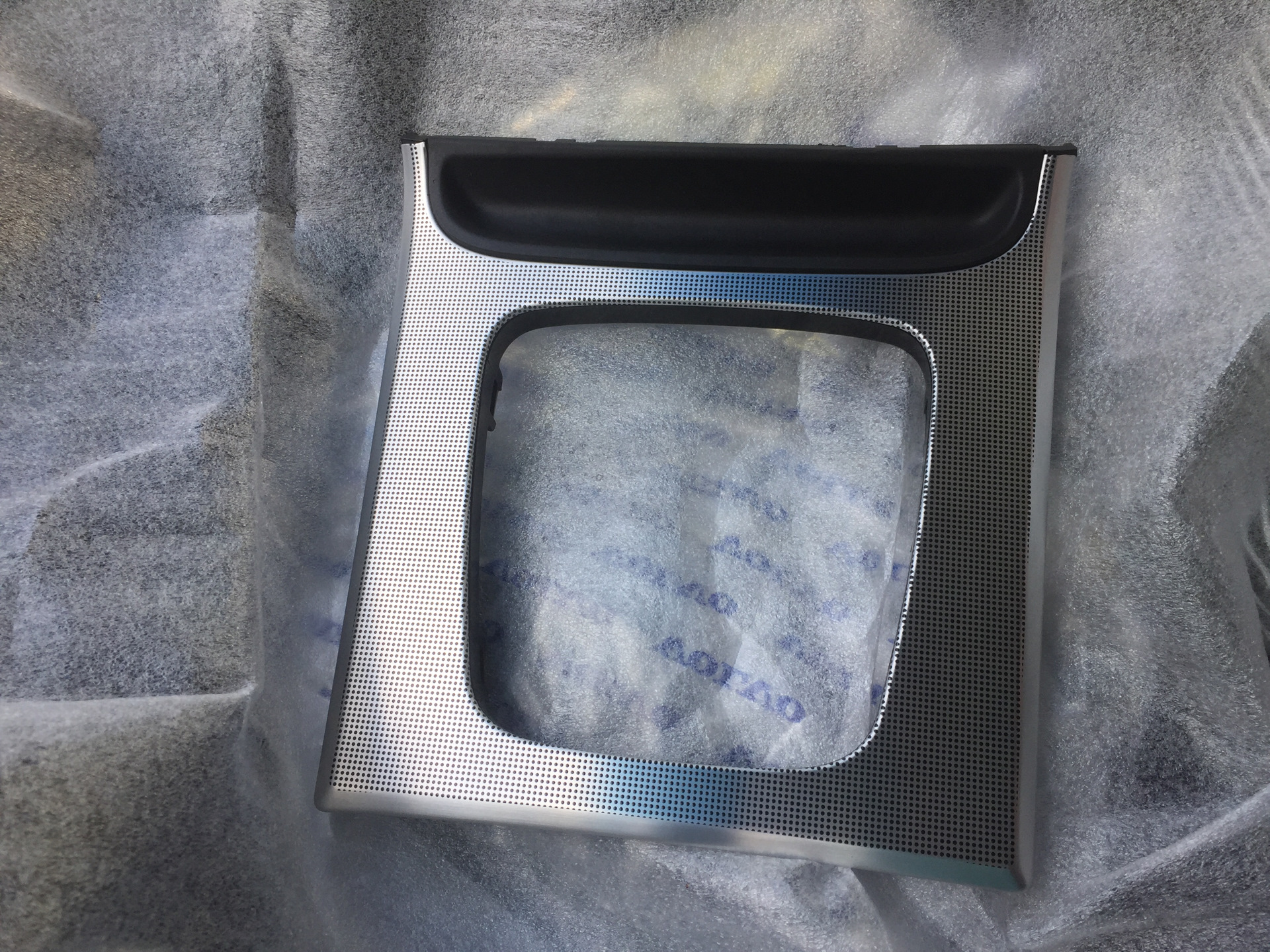 Окончательный алюминий в салон и секретки ориг — Volvo XC90 (1G), 2,5 л ...