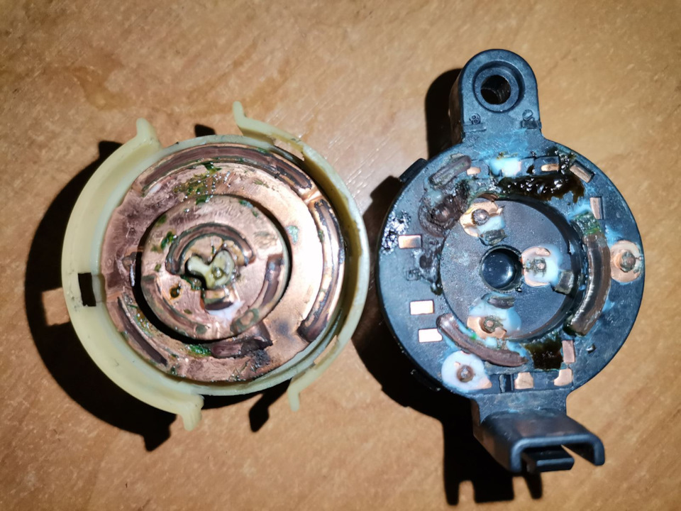 Замена контактной группы замка зажигания — Mazda 626 V (GF), 1,8 л ...