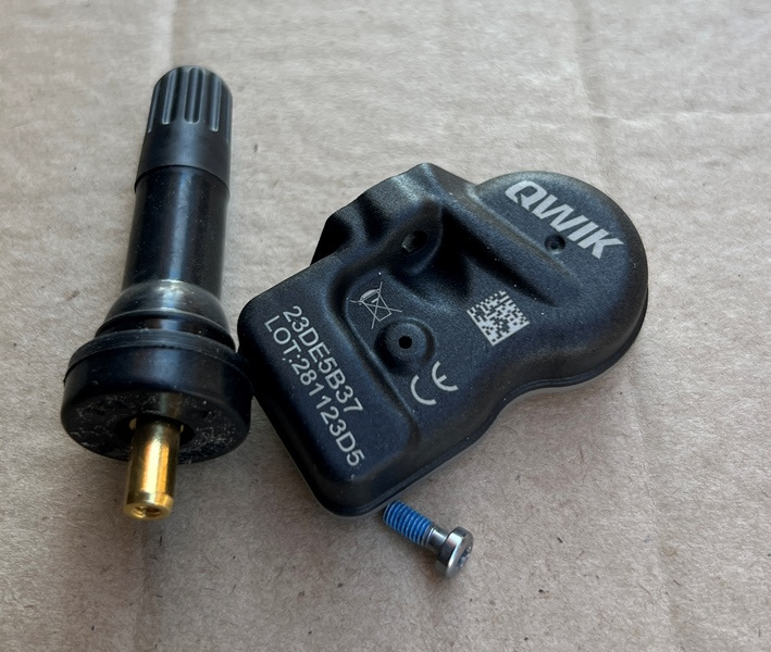 Зимний комплект 2024-25 — Geely Monjaro, 2 л, 2024 года | шины | DRIVE2