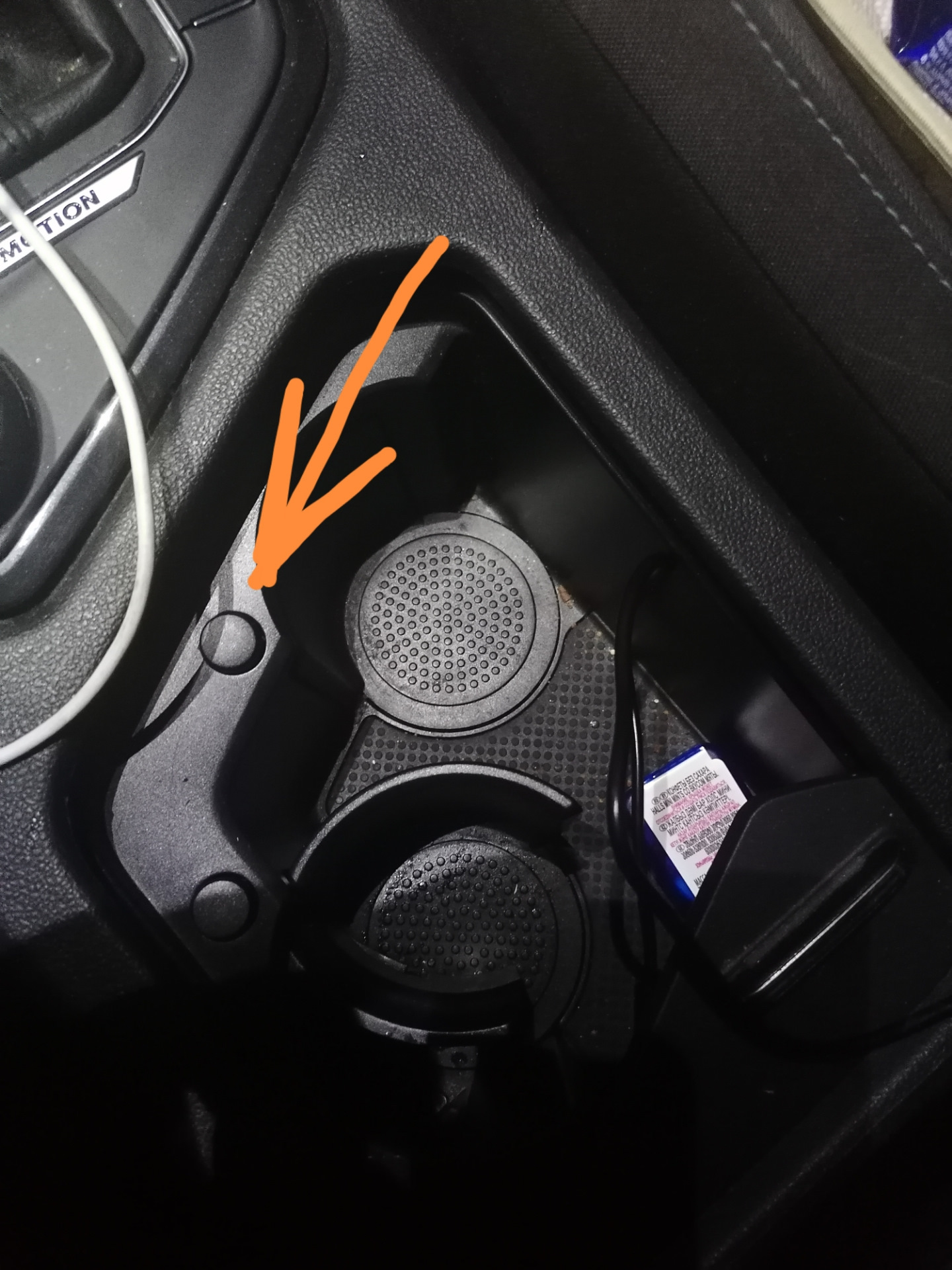 Проблема с подстаканником — Volkswagen Tiguan (2G), 1,4 л, 2019 года ...