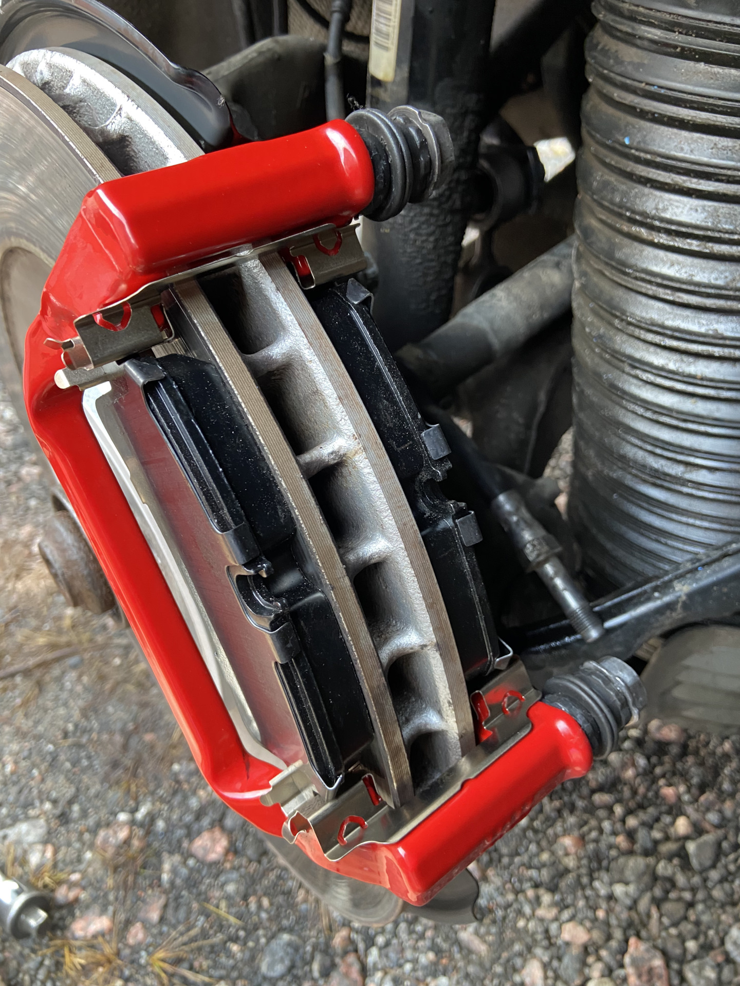 Установка тормозной системы Porsche Macan Turbo Performance — Audi ...