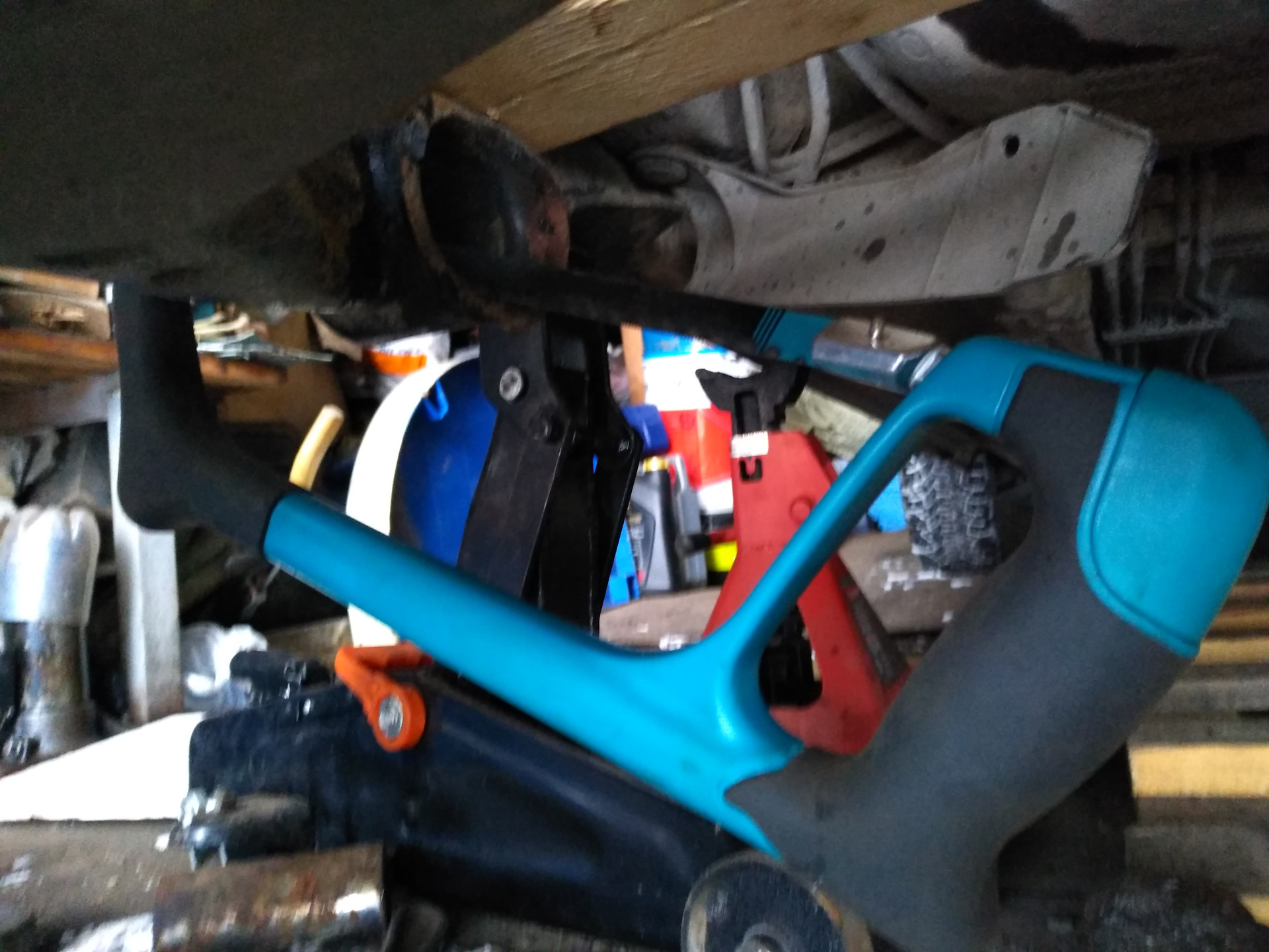 Замена сайлентблока 48725-0D011 (48725-52011) задней балки Toyota Yaris ...