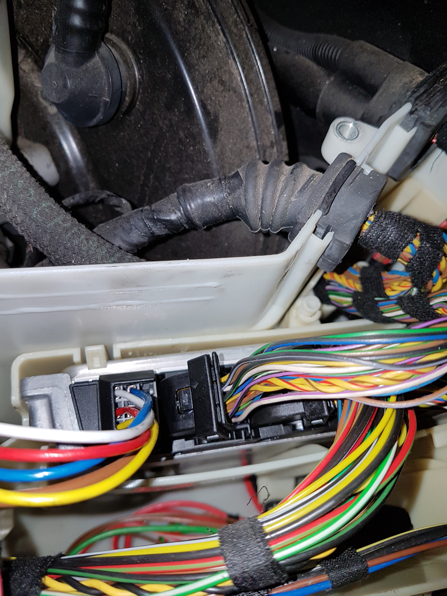 Замена переднего сальника коленвала на 3ZZ-FE — Toyota Corolla (120), 1 ...