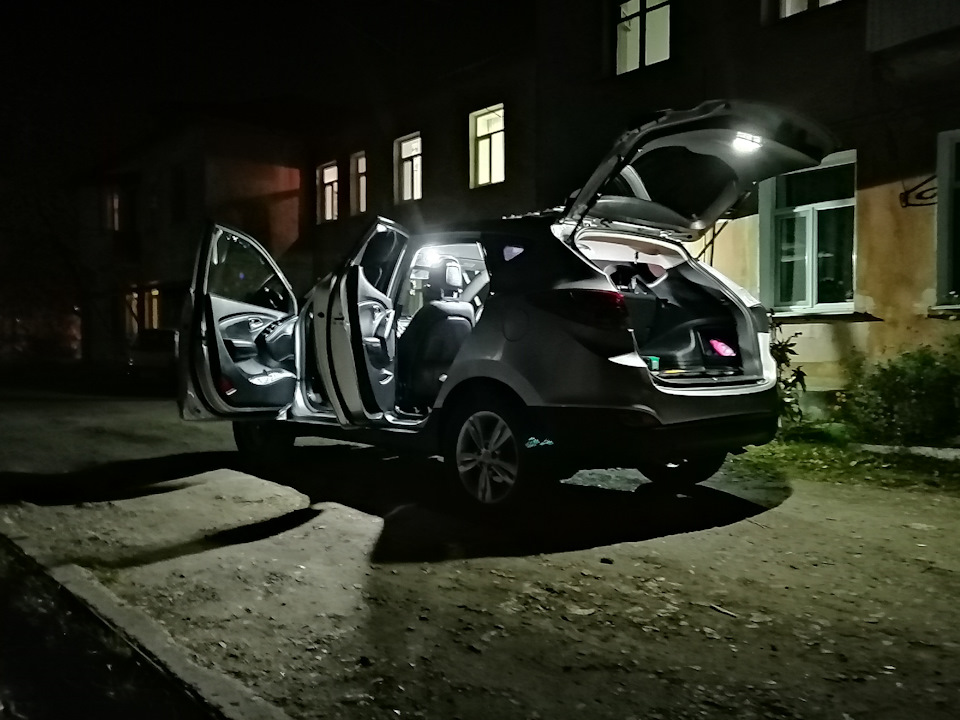 Подсветка багажника — Hyundai ix35, 2 л, 2012 года | стайлинг | DRIVE2