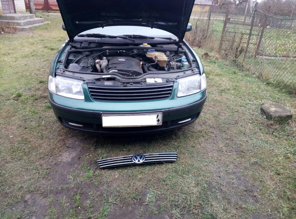 Новая решетка радиатора, шторки на окна — Volkswagen Passat B5, 1,9 л ...