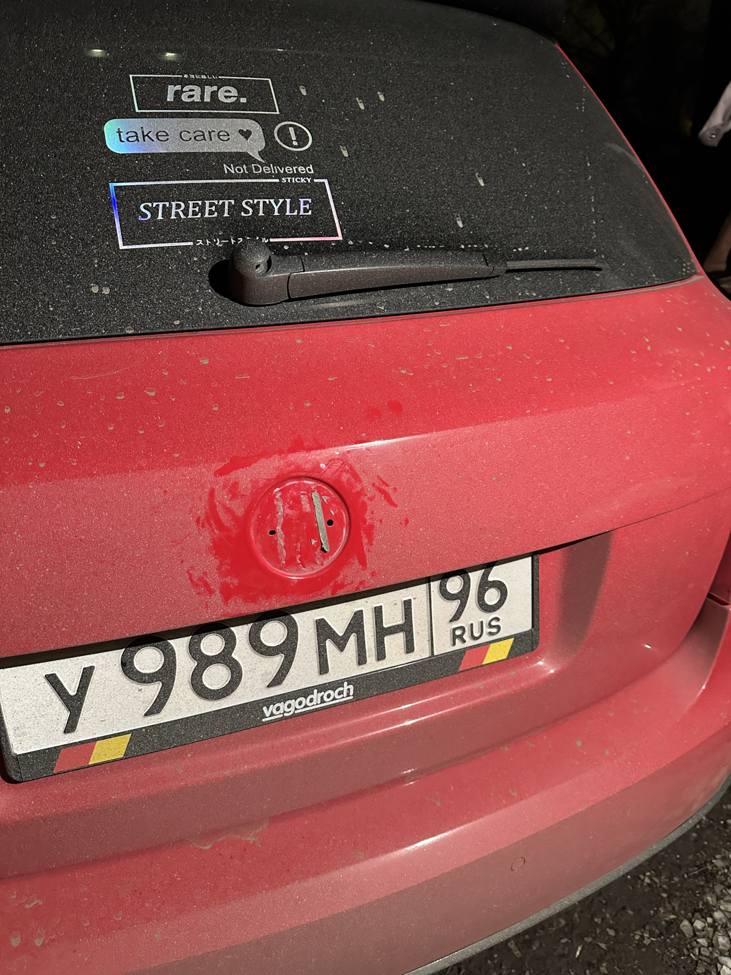 Как потратить 3 часа своей жизни или установка новых эмблем — Skoda ...
