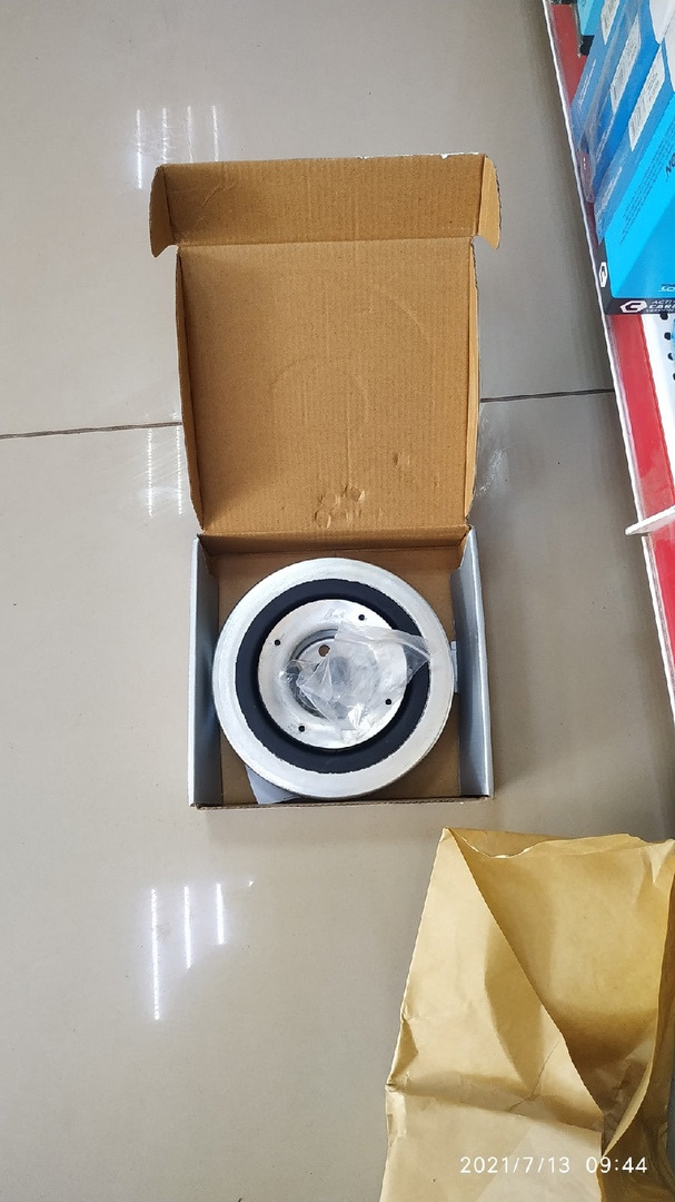 Замена демпферного шкива коленвала — Alfa Romeo 159, 1,9 л, 2009 года ...