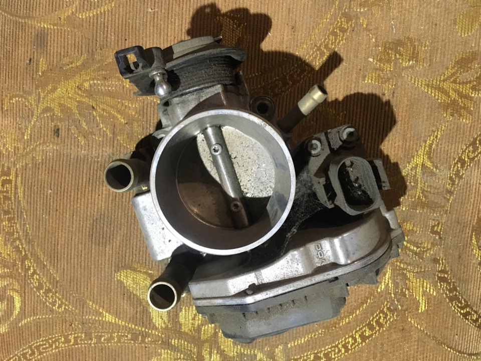 Дроссельная заслонка на Volkswagen Passat B5, Volkswagen Golf Mk4, Audi ...