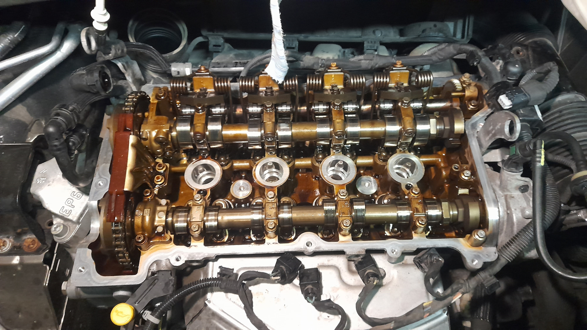 Прокладка клапанной крышки — Peugeot 408, 1,6 л, 2015 года | своими ...