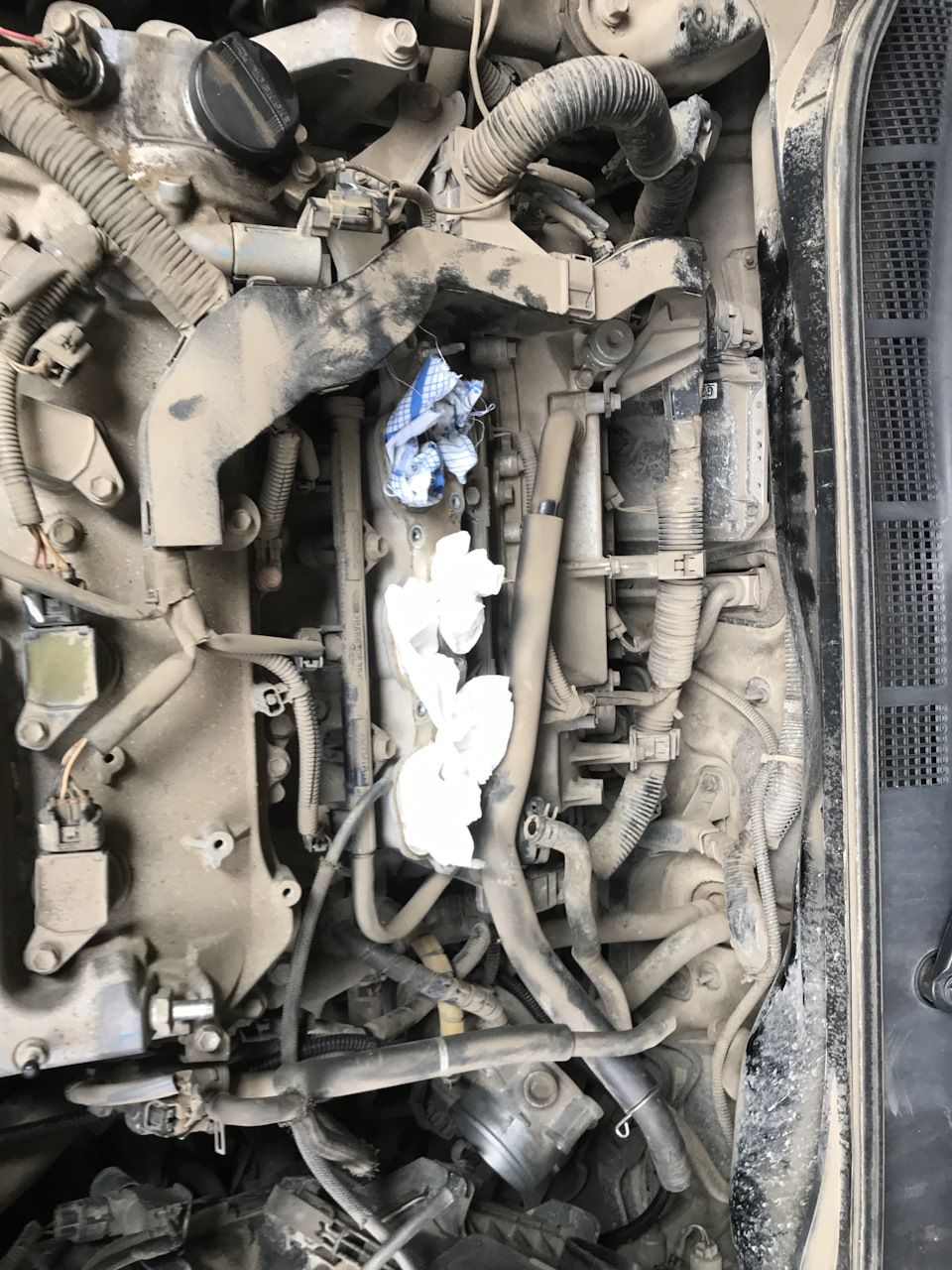 Замена свече и прокладок впускного коллектора — Toyota Camry (XV40), 3 ...