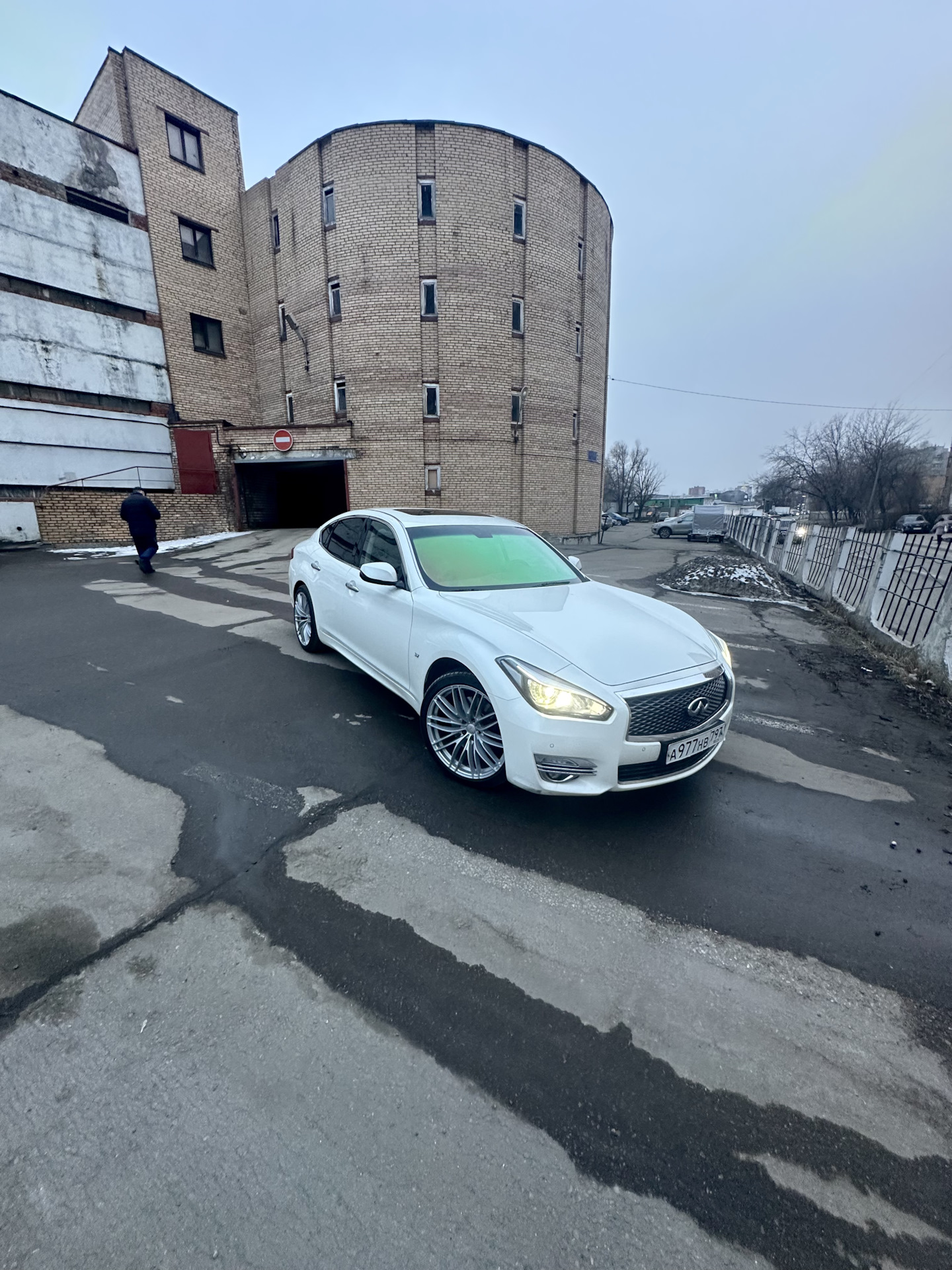 Лоб атермалка-хамелион — Infiniti Q70, 3,7 л, 2018 года | аксессуары | DRIVE2