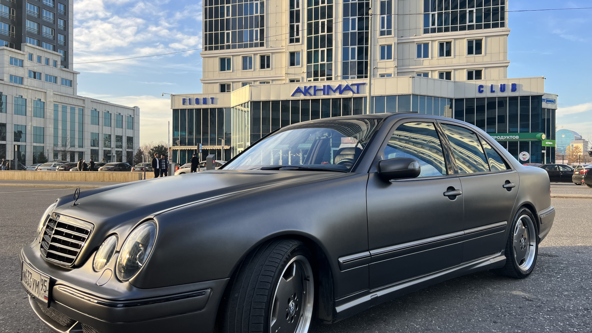 Продажа Mercedes-Benz E-Class (W210) 2001 (бензин, АКПП) — с историей обслуживания — DRIVE2.RU