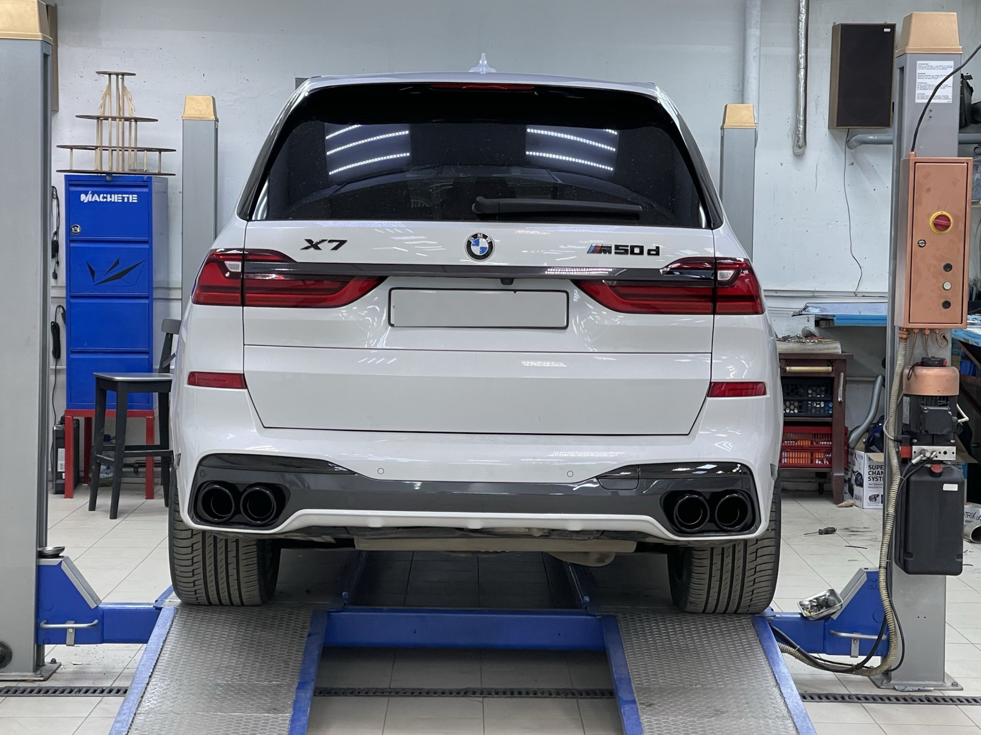 Двух ствольный выхлоп для BMW X7 — FERZ-Design на DRIVE2