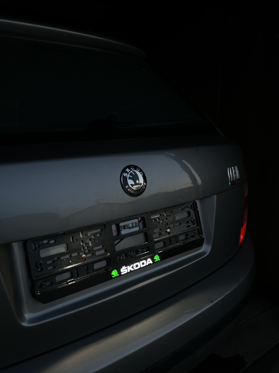LED Рамки на Skoda Fabia. Лампы в подсветку номера — Skoda Fabia Mk1, 1 ...