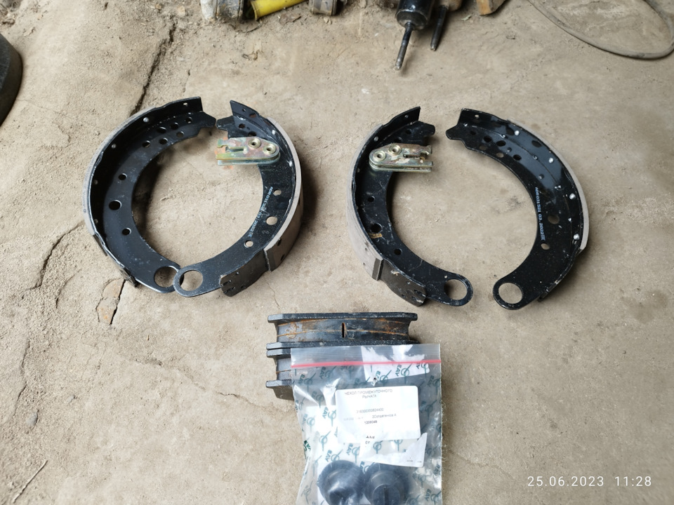 Замена задних колодок и рабочего цилиндра. — УАЗ Patriot, 2,7 л, 2016 ...