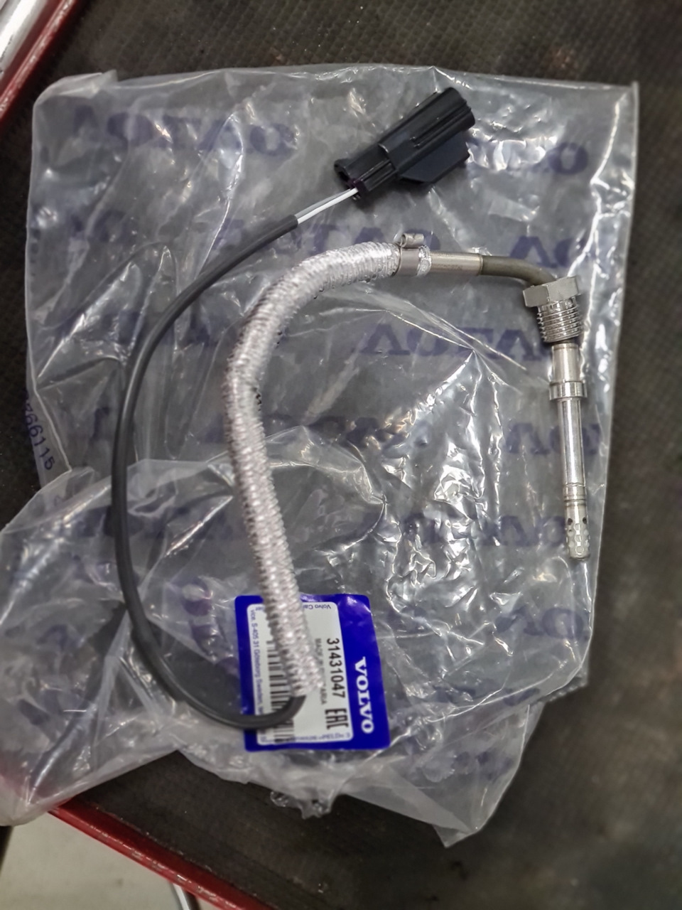 31431047 TEMPERATURE SENSOR Volvo | Запчасти на DRIVE2