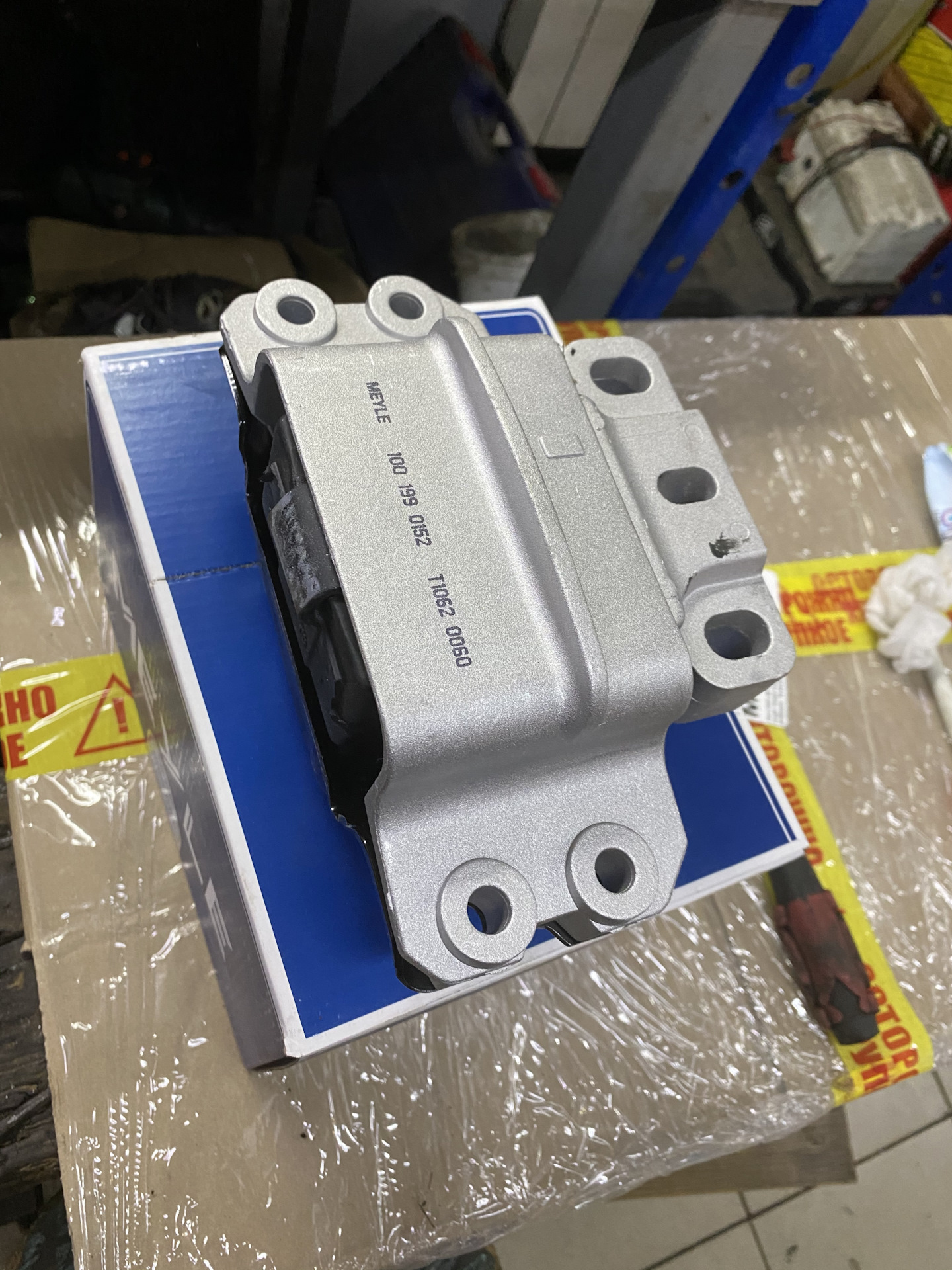 Замена подушек/опор двигателя и опор амортизаторов, датчиков давления ...