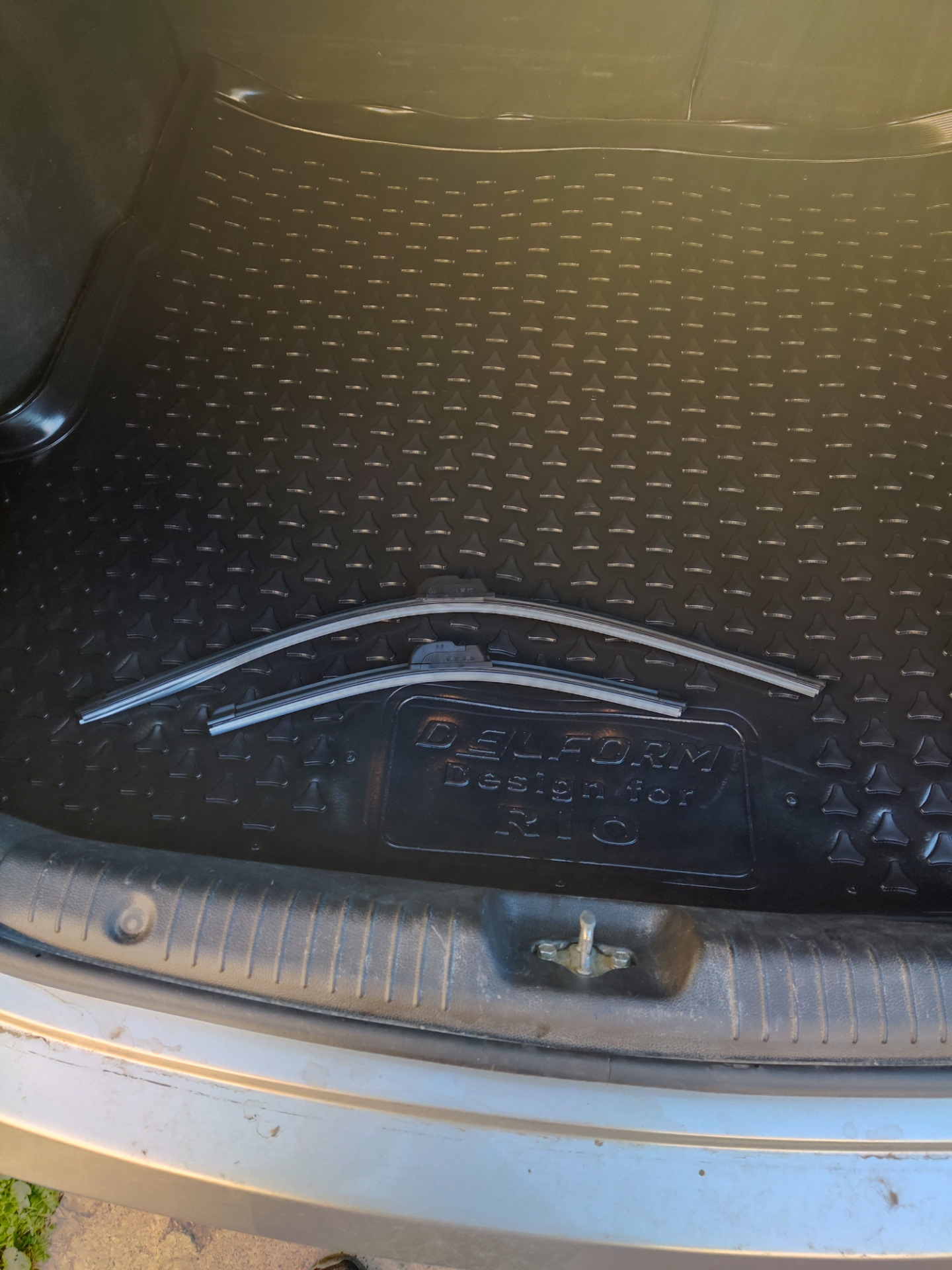 Коврик багажника, дворники — Hyundai Solaris (1G), 1,6 л, 2014 года ...