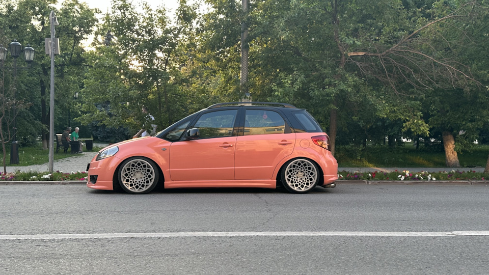 Suzuki SX4 (1G) 1.6 бензиновый 2008 | Stanced на DRIVE2